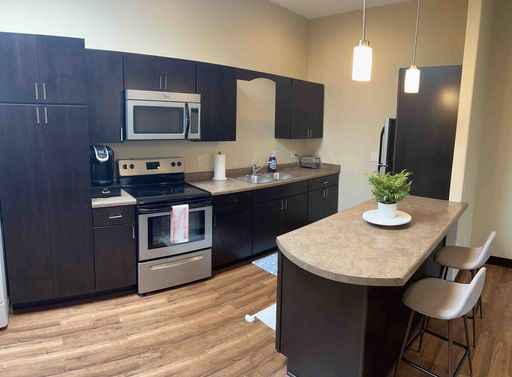 207 S Main St - Condo AirBnb #3, Aberdeen, SD 57401