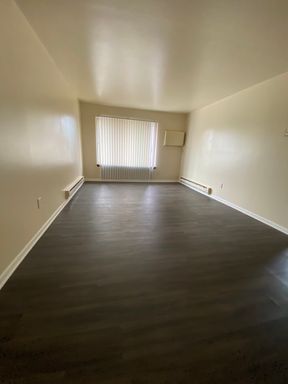 7501 W. Green Tree Rd. #14, Milwaukee, WI 53223