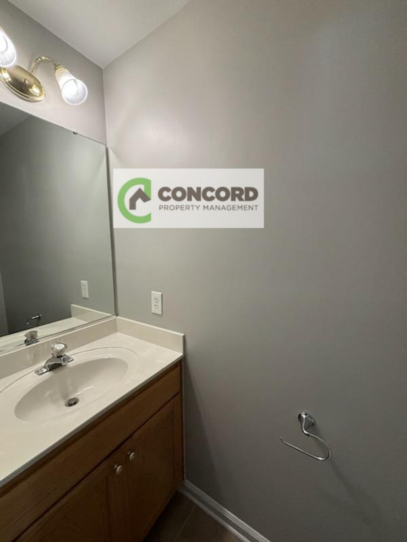 4904 Crofton Springs Ct, Greensboro, NC 27407