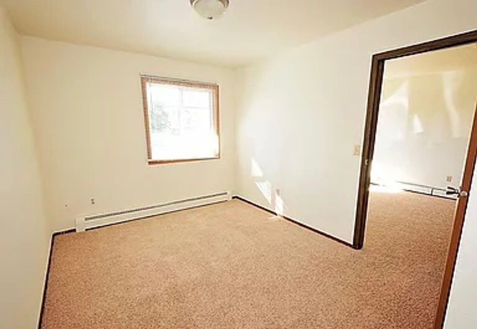 527 22nd Ave NW - 21, Minot, ND 58703