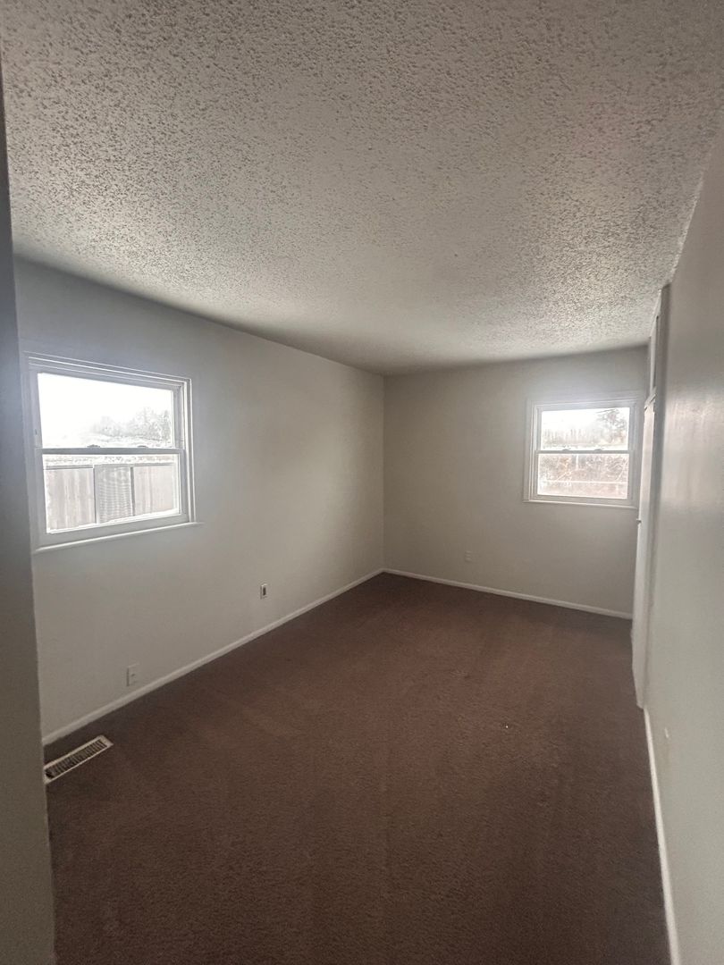 6010 Chaddsford Dr, Fort Wayne, IN 46816