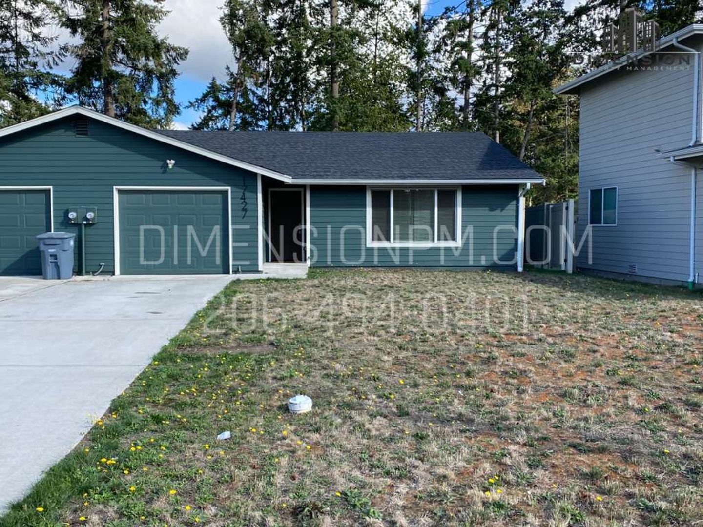 Wonderful 2 bed/1 bath duplex with fireplace and attached garage in ...