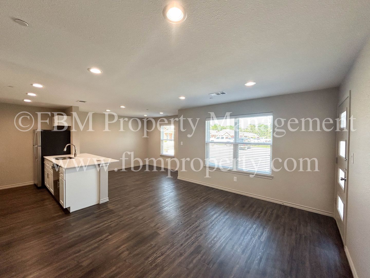 1203 N Clay Street, Unit 512, Ennis, TX 75119