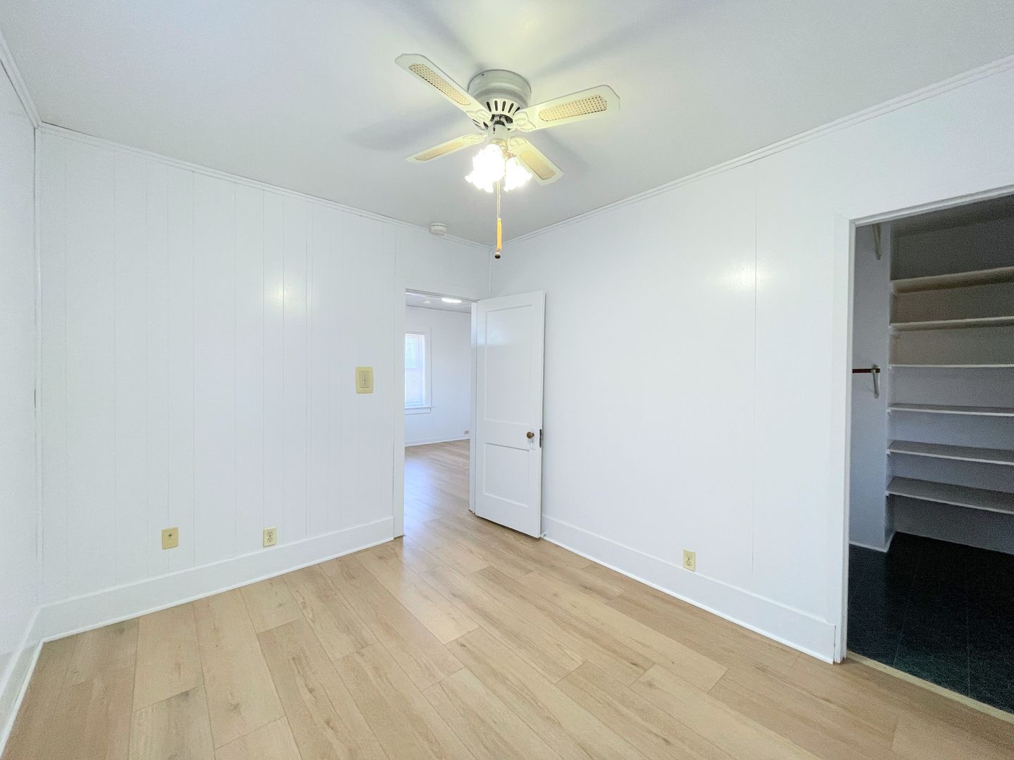 111 W 6th Ave, South Hutchinson, KS 67505