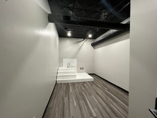 Located in North Avondale, this suite is perfect for a nail technician ...