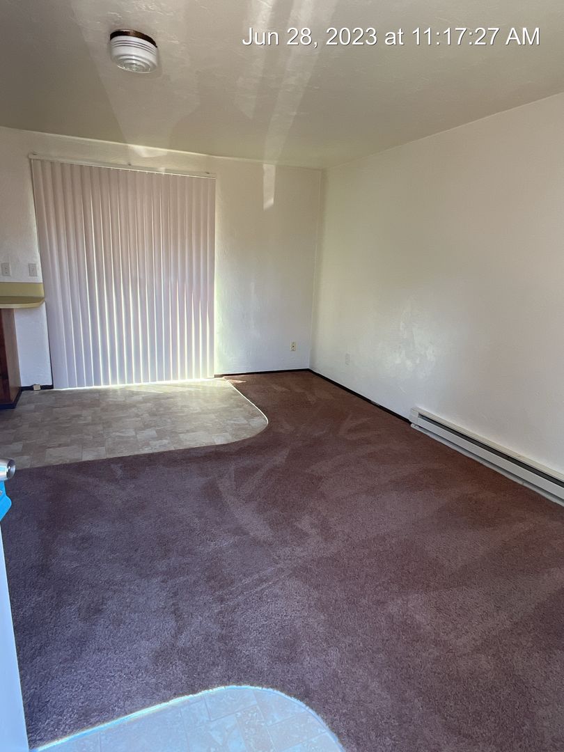 2071 S. 2ND ST #B, LEBANON, OR 97355