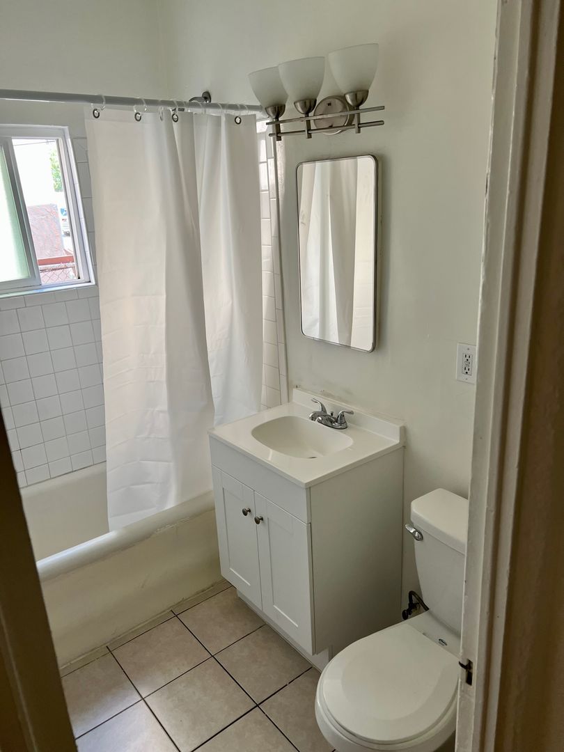 350 N. Orange Grove Ave. - 3, Los Angeles, CA 90036