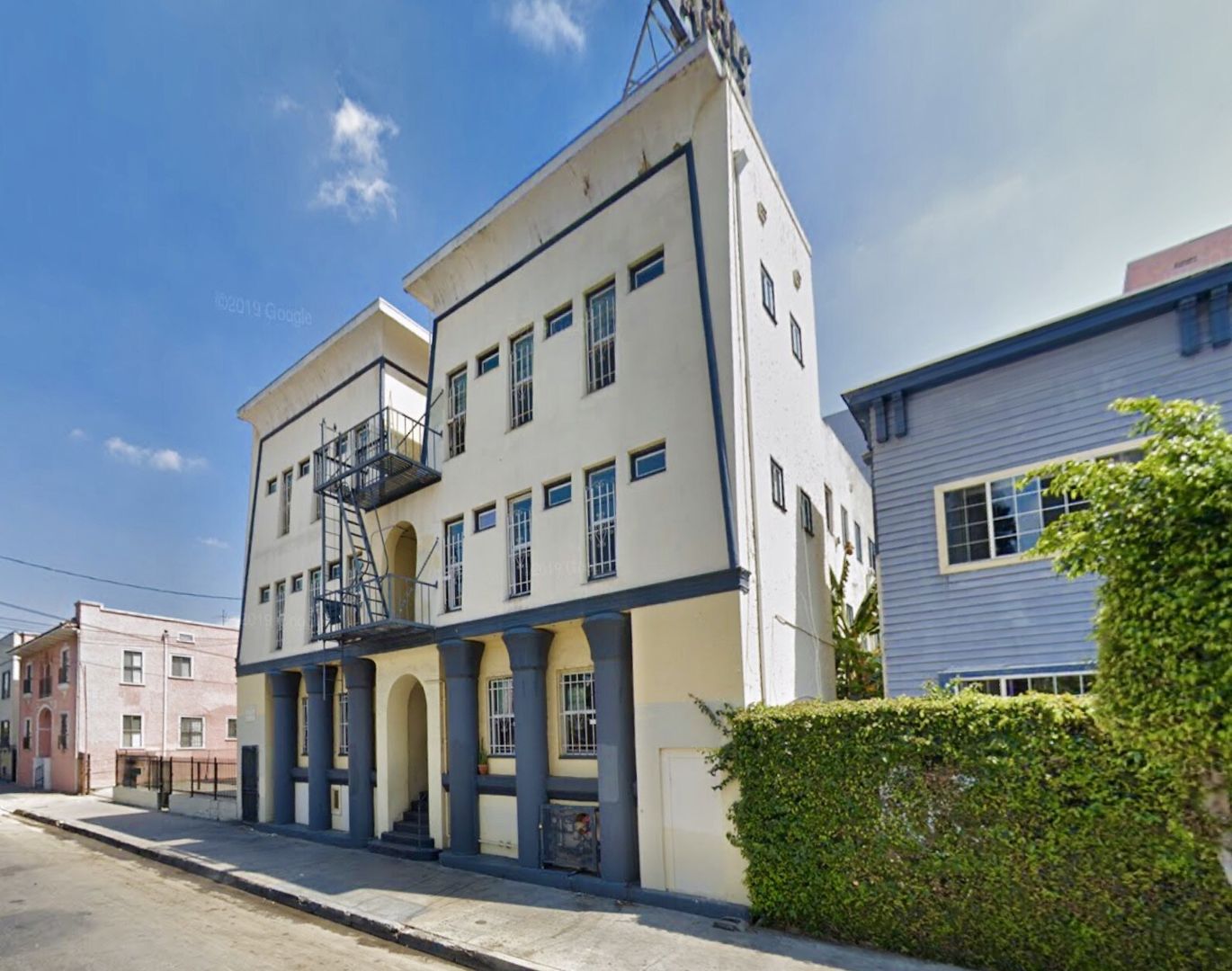 Residential for rent in Los Angeles CA 430 S. Union Ave.