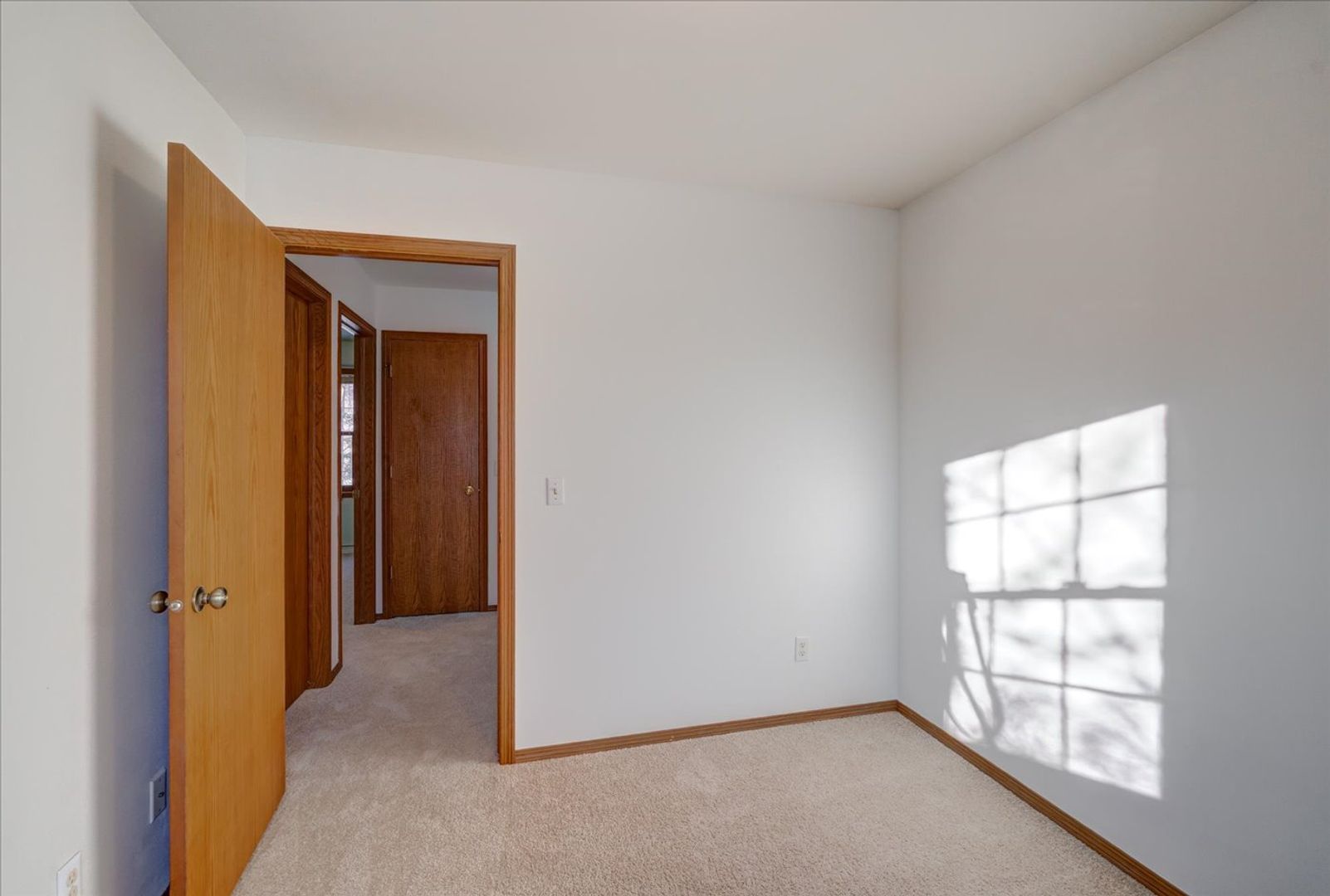 2806 Wentworth Dr, Madison, WI 53719