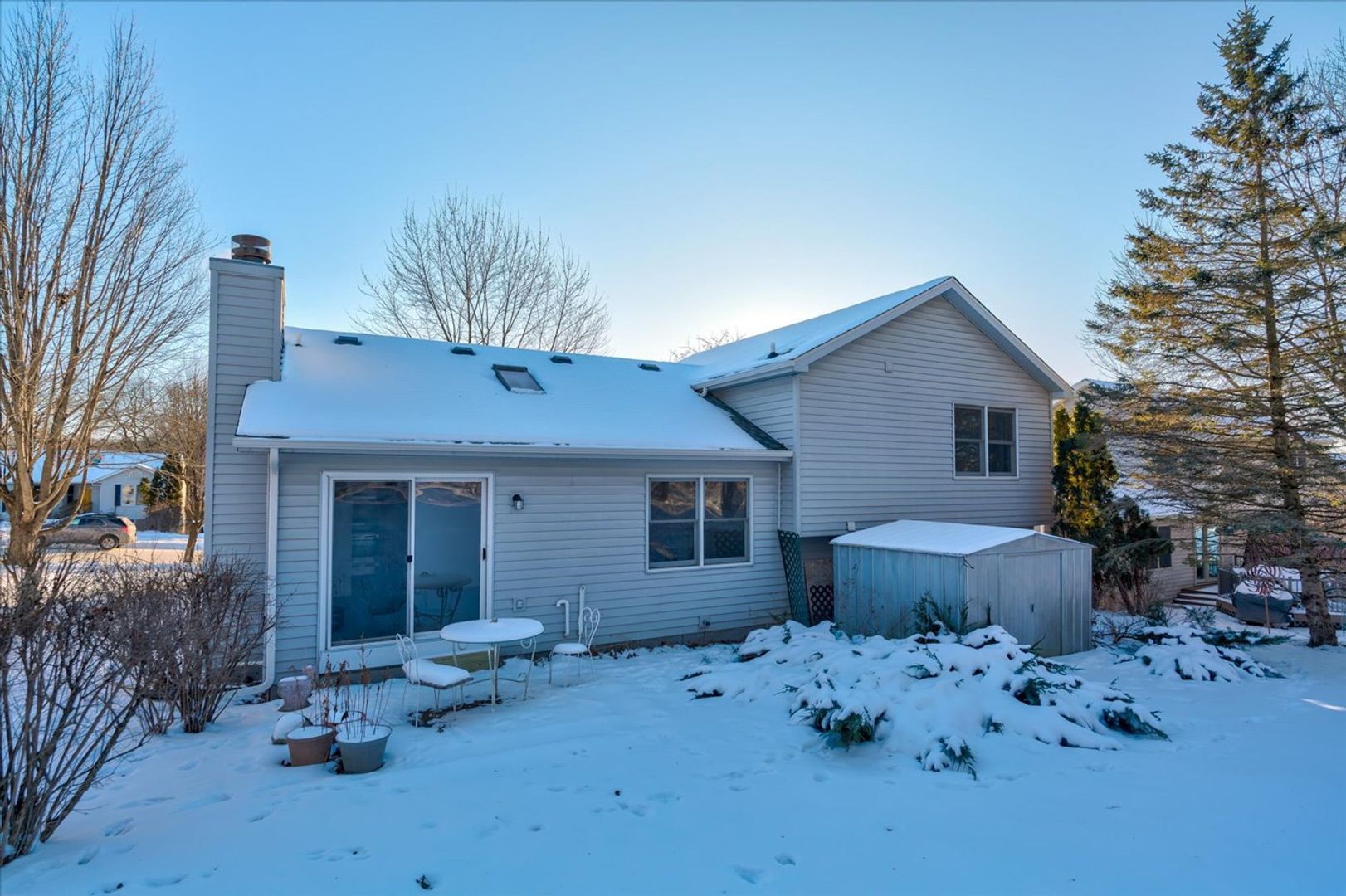 2806 Wentworth Dr, Madison, WI 53719